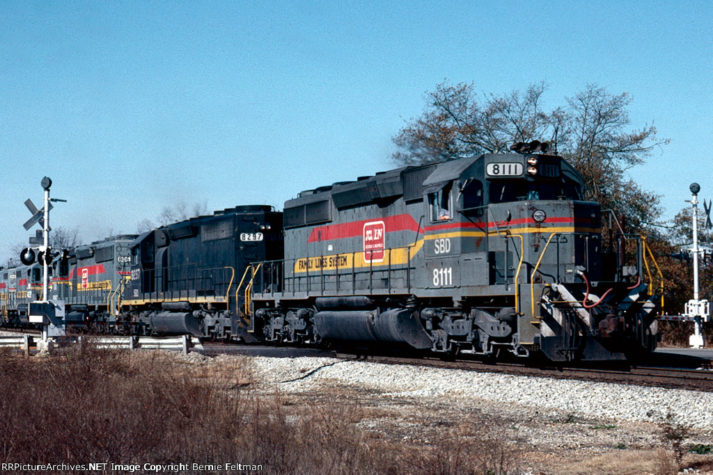 Seaboard System SD40-2 #8111, SD40 #8297, SD40-2 #8067 and GP16's #4638 & 4616 lead train #329